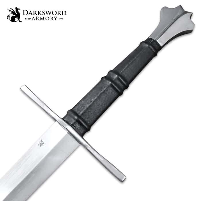 Darksword Armory Two Handed Gothic Sword And